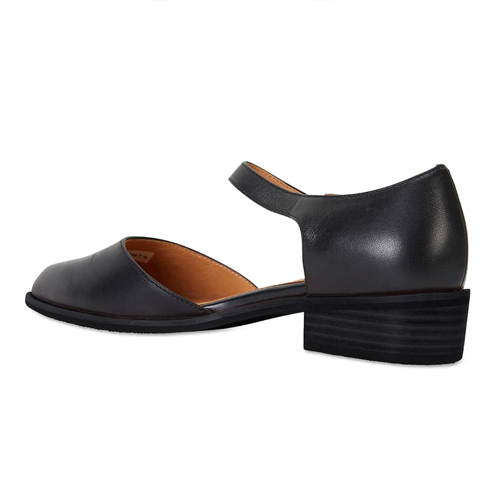 Jesinta Flat in Black Leather | Easy Steps | Shoe HQ