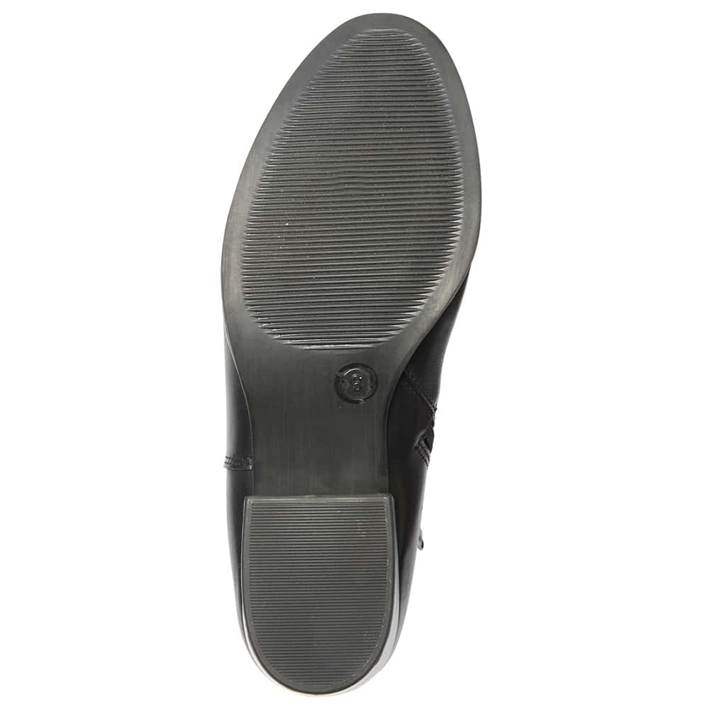 Venus Boot in Black Leather