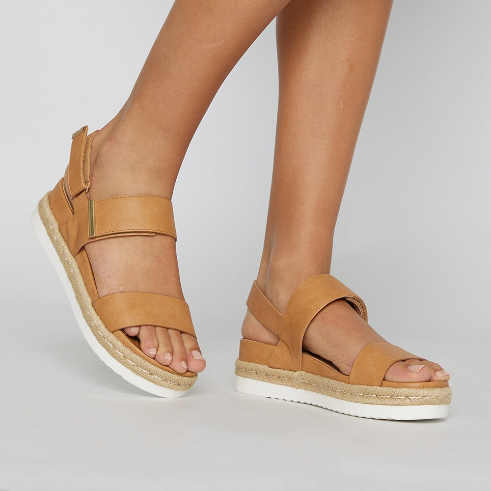 Warner Sandal in Camel Smooth
