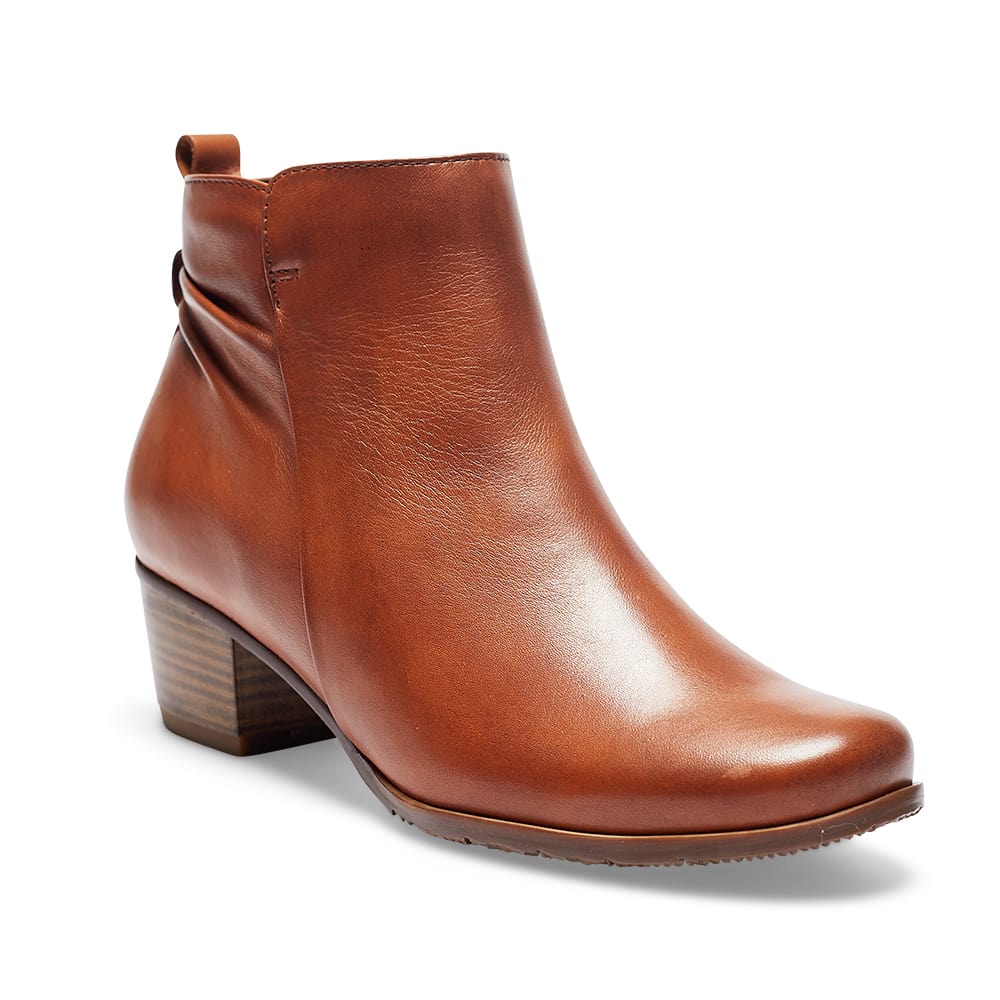 Brady Boot in Mid Brown Leather | Easy Steps | Shoe HQ