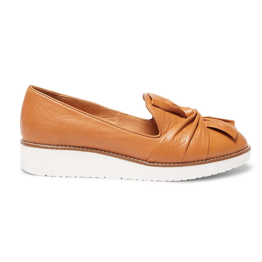Dandy Flat in Tan Leather | Easy Steps | Shoe HQ