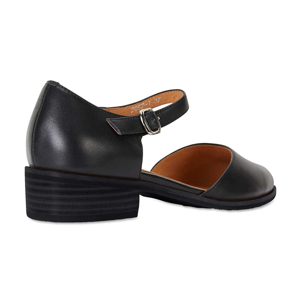 Jesinta Flat in Black Leather | Easy Steps | Shoe HQ
