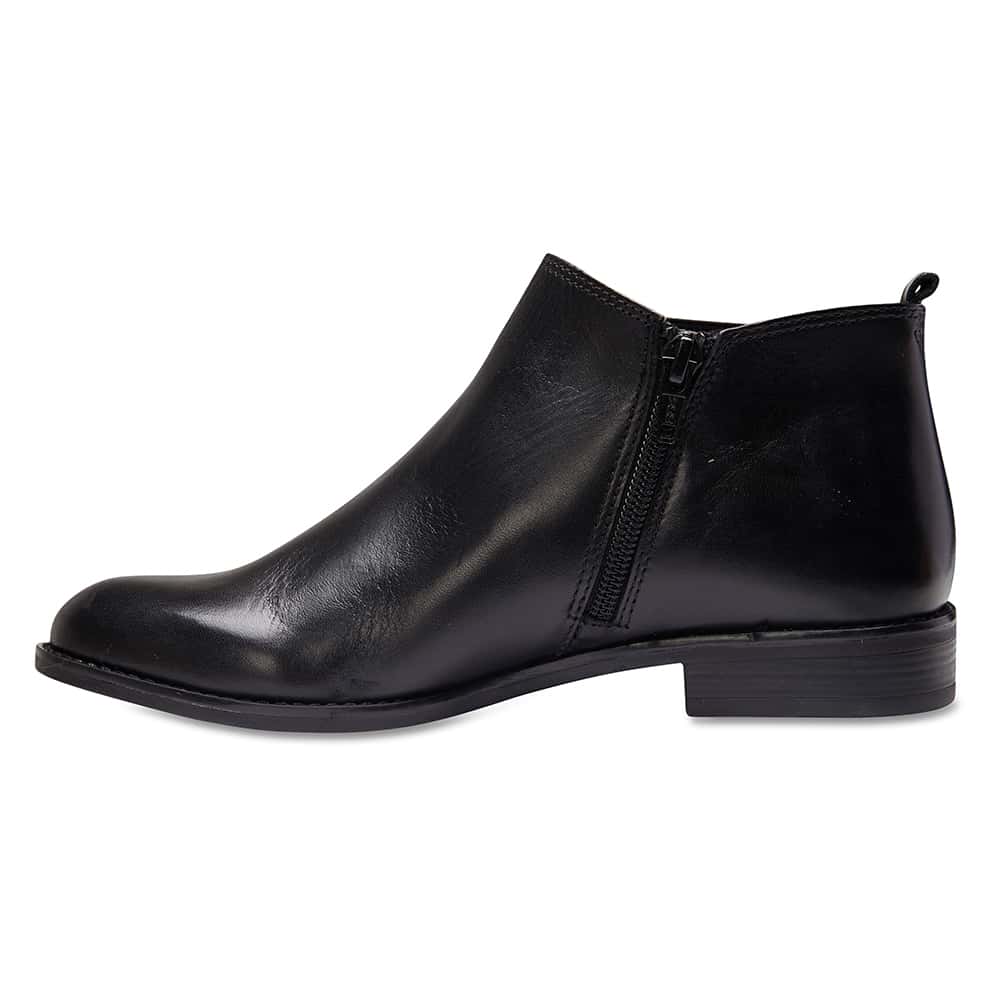 Easy Steps | Scope Boot in Black Leather
