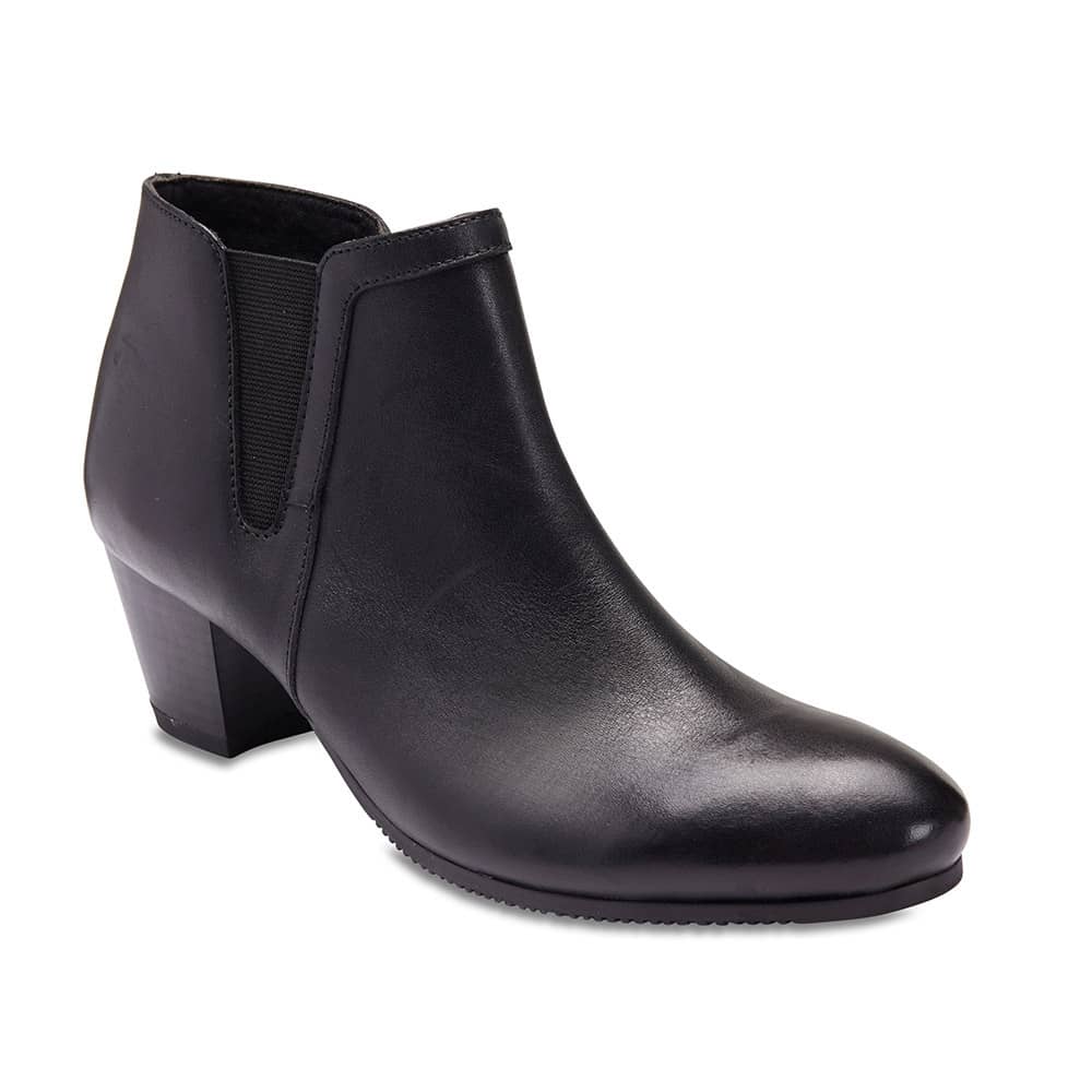 Easy Steps | Tasman Boot in Black Leather